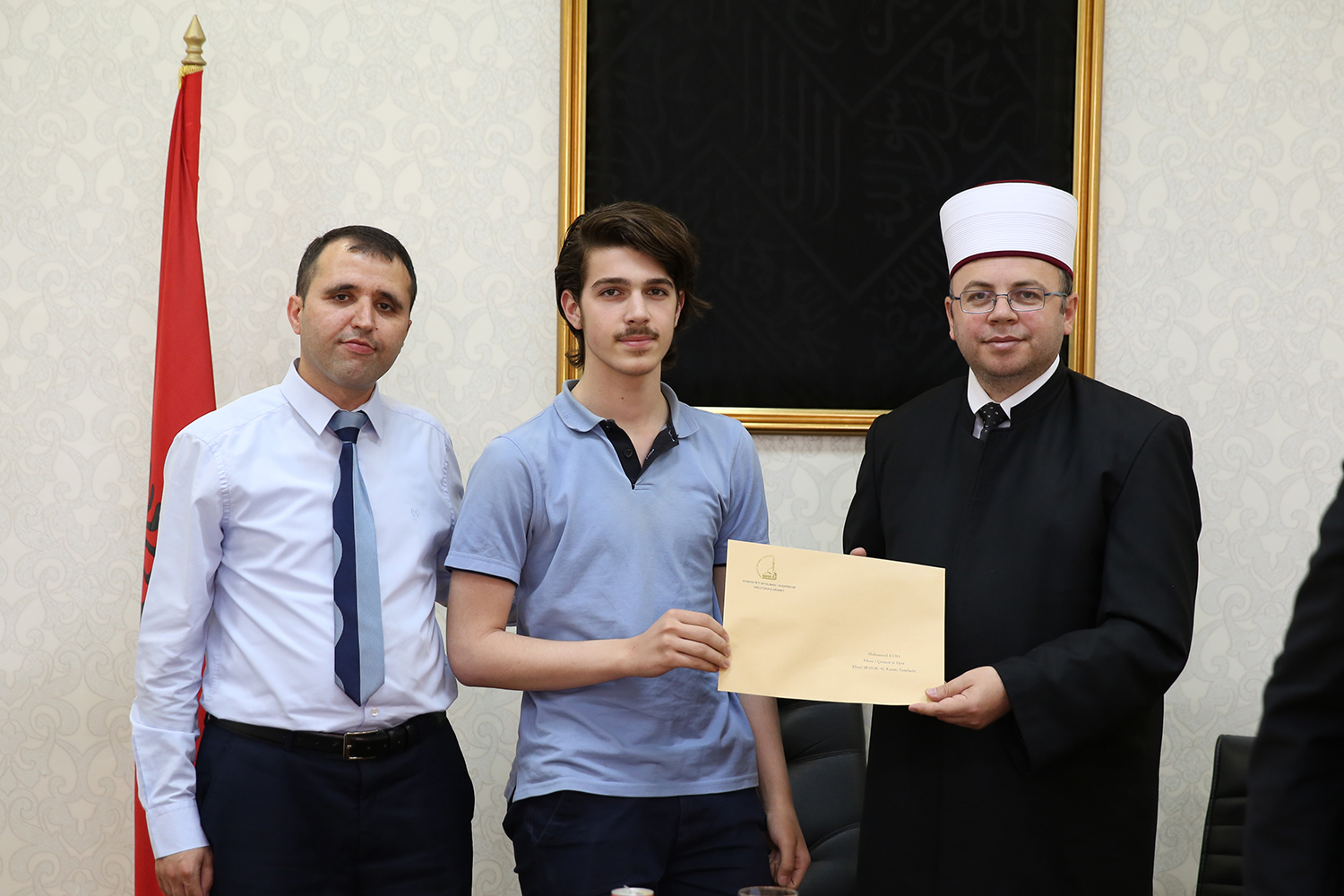 Kryetari Bruçaj vlerëson me Certifikata Mirënjohje nxënësit e medreseve ...