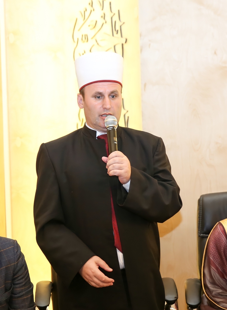 Imami i Qabes së shenjtë, dr. Abdullah Avad el-Xhuheni, priu në namazin ...