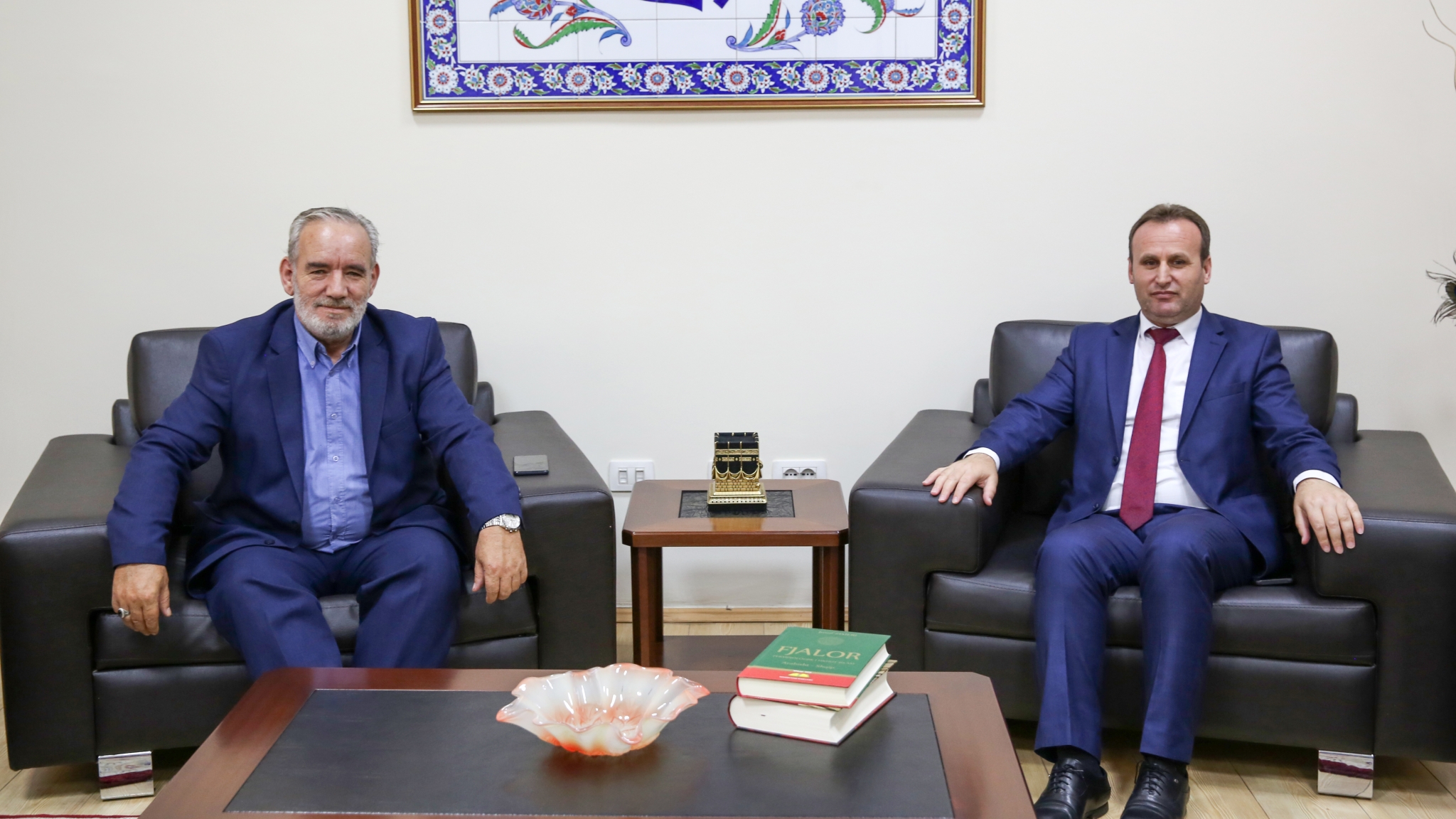 Delegacioni nga Bashkësia Islame e Kosovës vizitojnë KMSh-në ...